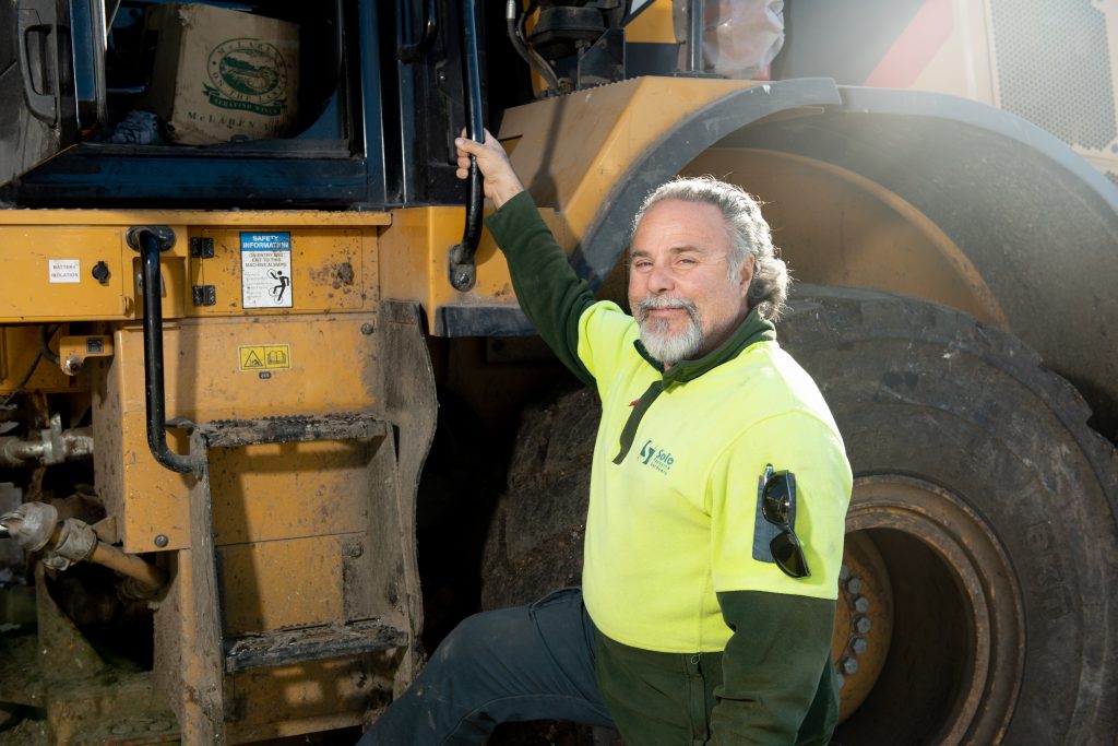 Adelaide Rubbish Removal | Rubbish Dump Lonsdale – AWRC